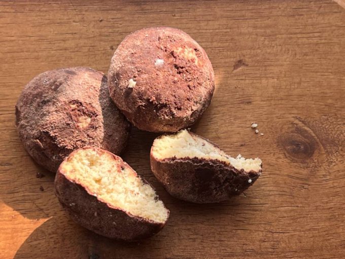 農園開発からお菓子作りまで「Whosecacao（フーズカカオ）」プライベートブランド「CROKKA」をお取り寄せしてみた